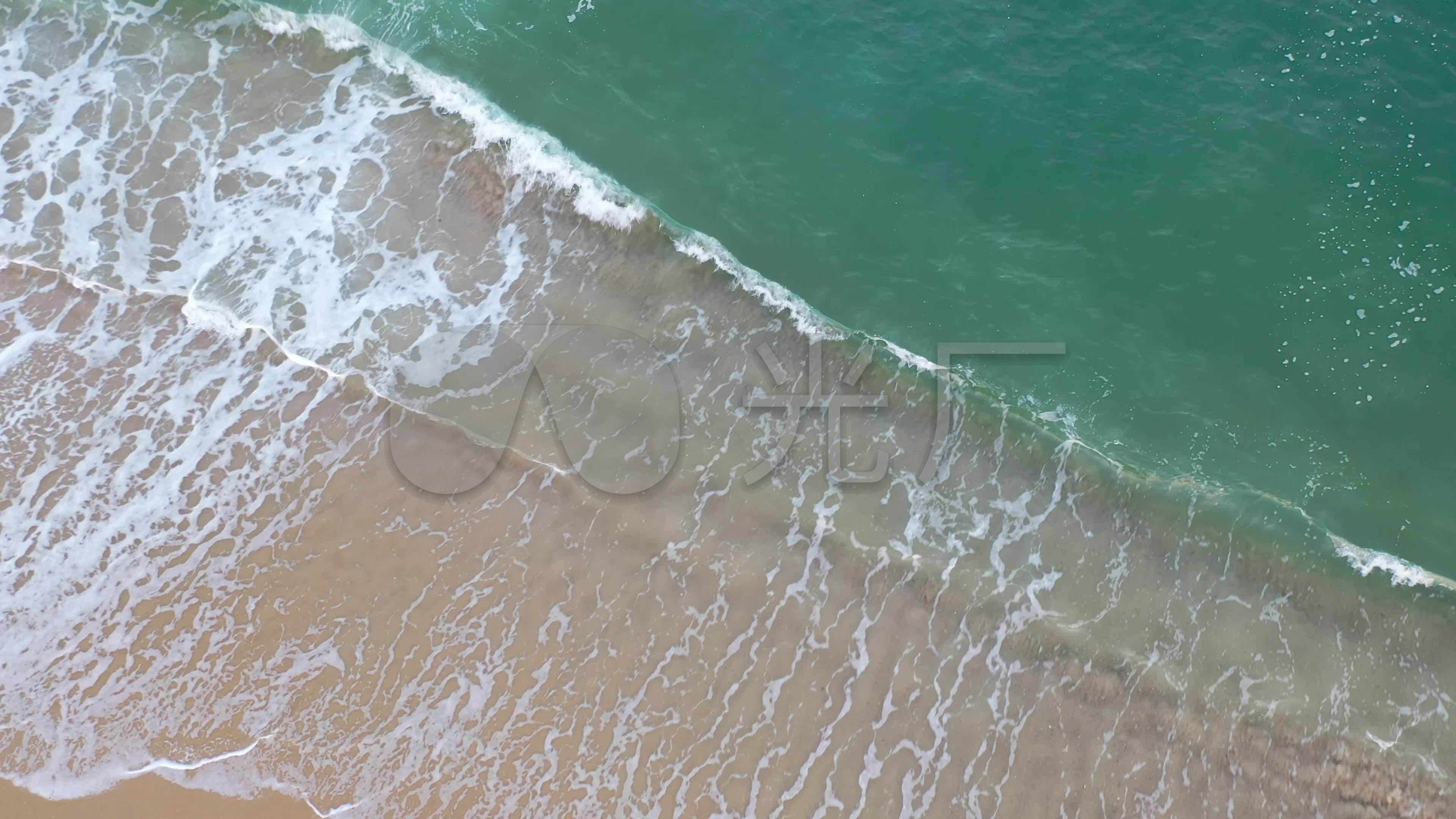 俯拍海浪海水海边航拍大海潮水海滩沙滩浪花3840x2160高清视频素材下载编号9000076实拍视频光厂vj师网