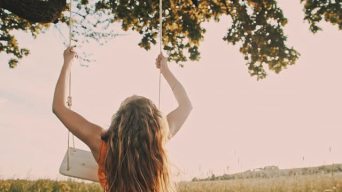 SLO_MO在树上摇摆_1920X1080_高清视频素材下载(编号:11058727)_实拍视频_光厂(VJ师网) www.vjshi.com